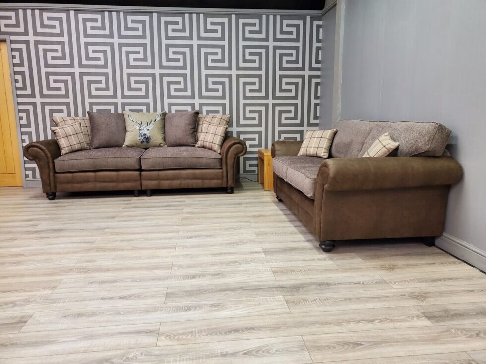 HUNTINGDON STAG STYLED 4 SEATER SPLIT SOFA & 3 SEATER SOFA IN SCATTER ...